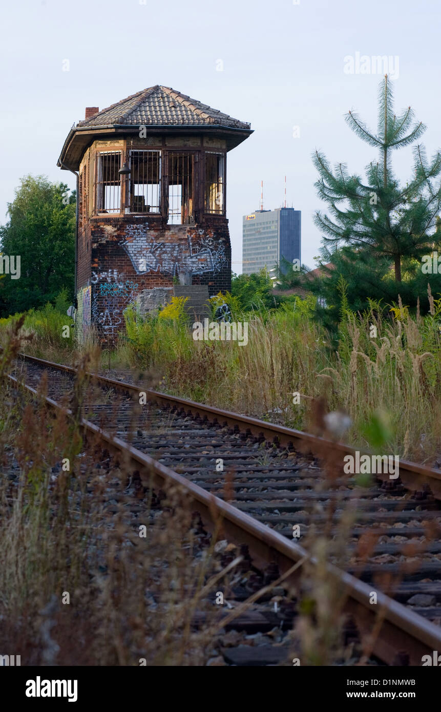 Disused signal box hi-res stock photography and images - Alamy