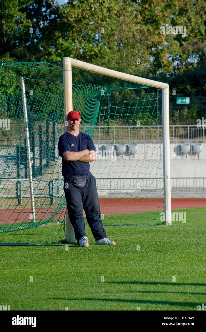Leaning against a gate hi-res stock photography and images - Alamy