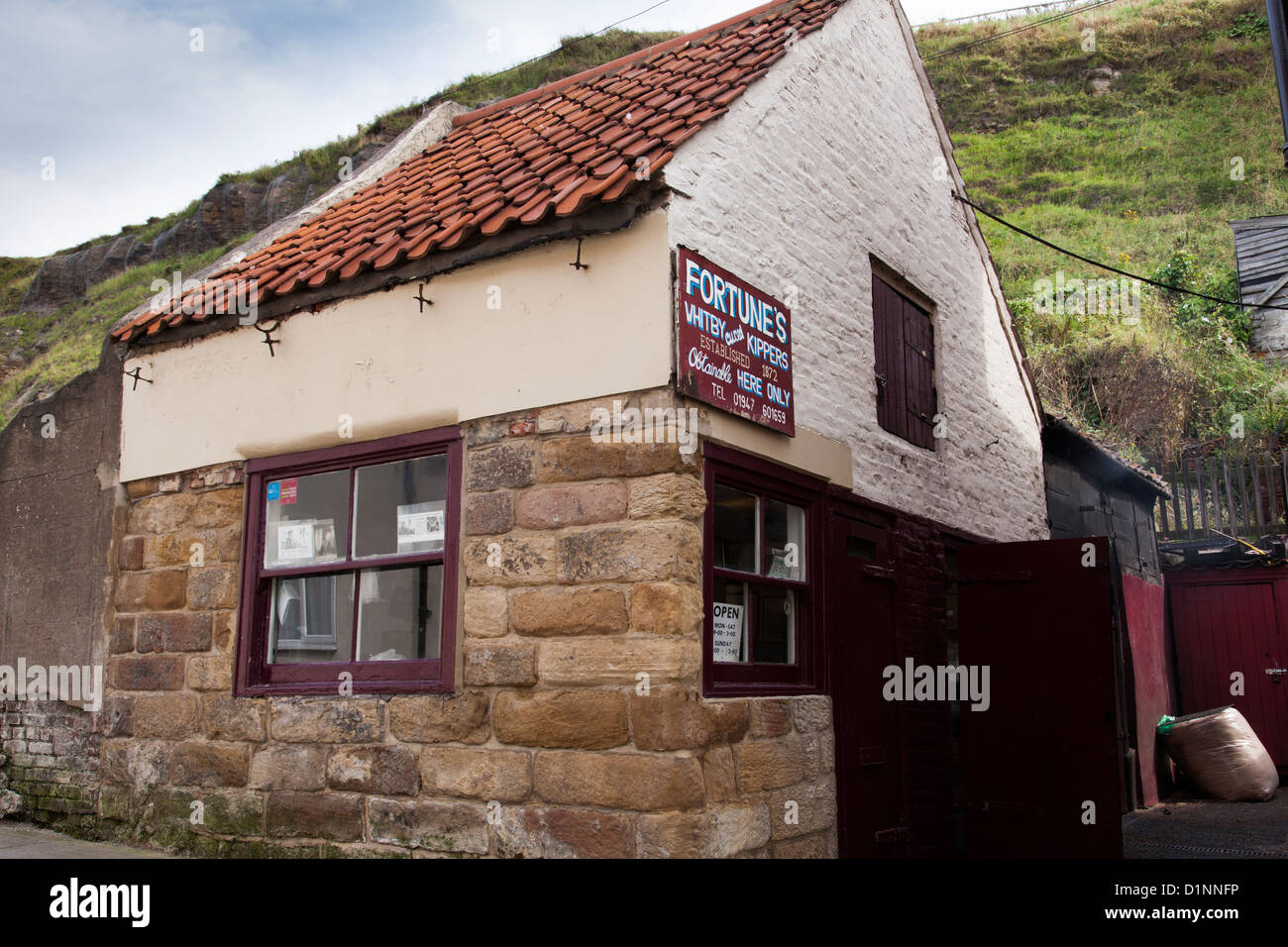 Old whitby family hi-res stock photography and images - Alamy