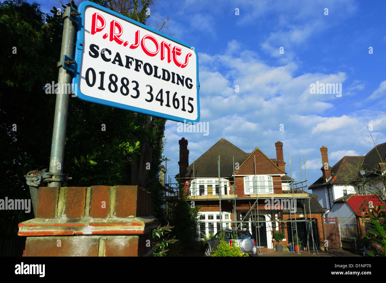 Scaffold scaffolding signs hi-res stock photography and images - Alamy