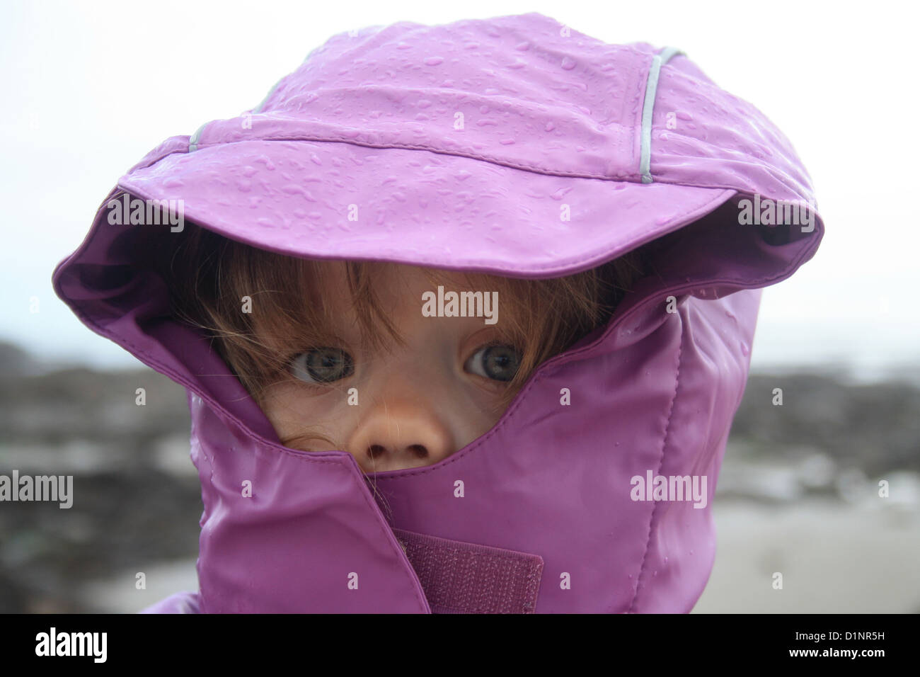 Wearing coat in summer hi-res stock photography and images - Alamy