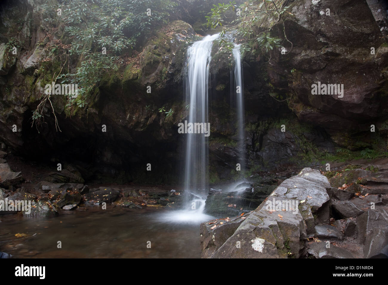 Falling mountain water hi-res stock photography and images - Alamy