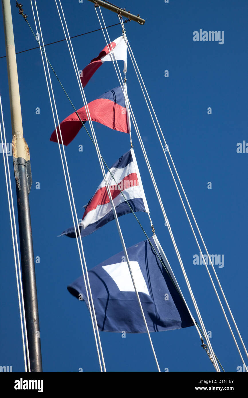Ships flags hi-res stock photography and images - Alamy