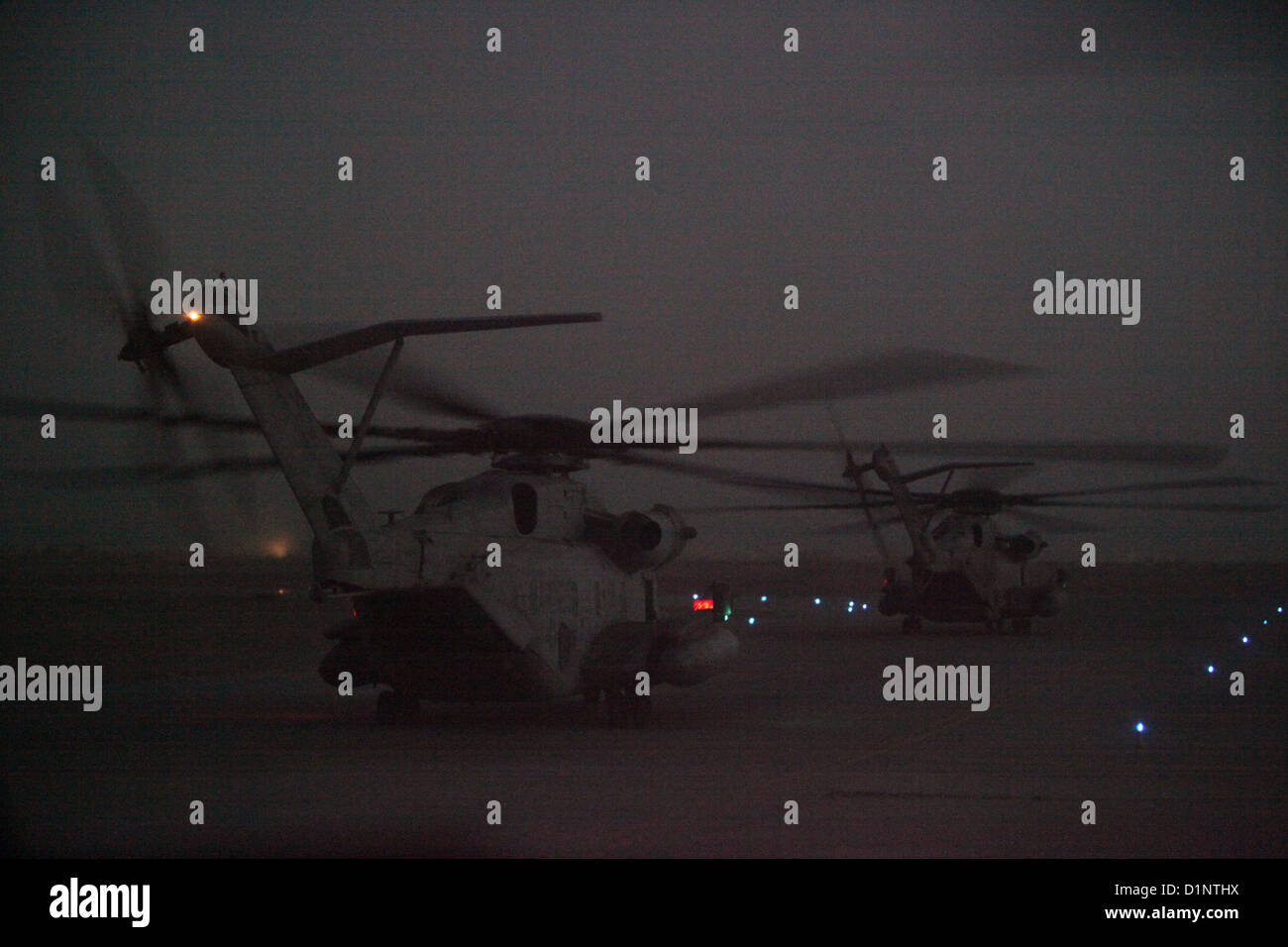 Marine Heavy Helicopter Squadron 361 (HMH-361) uses CH-53E Super ...