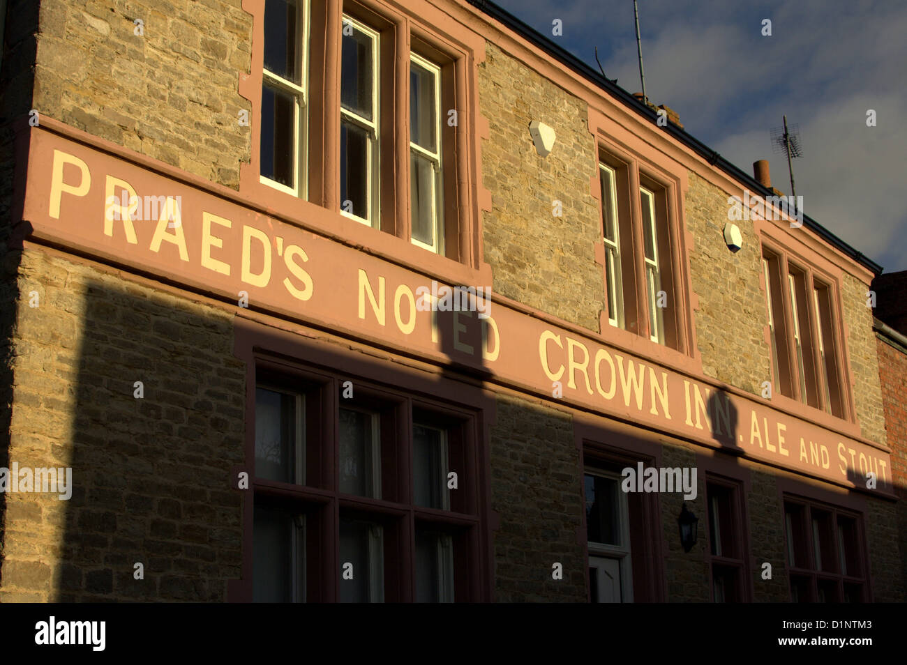 The Crown Inn in Grendon Northamptonshire Stock Photo - Alamy
