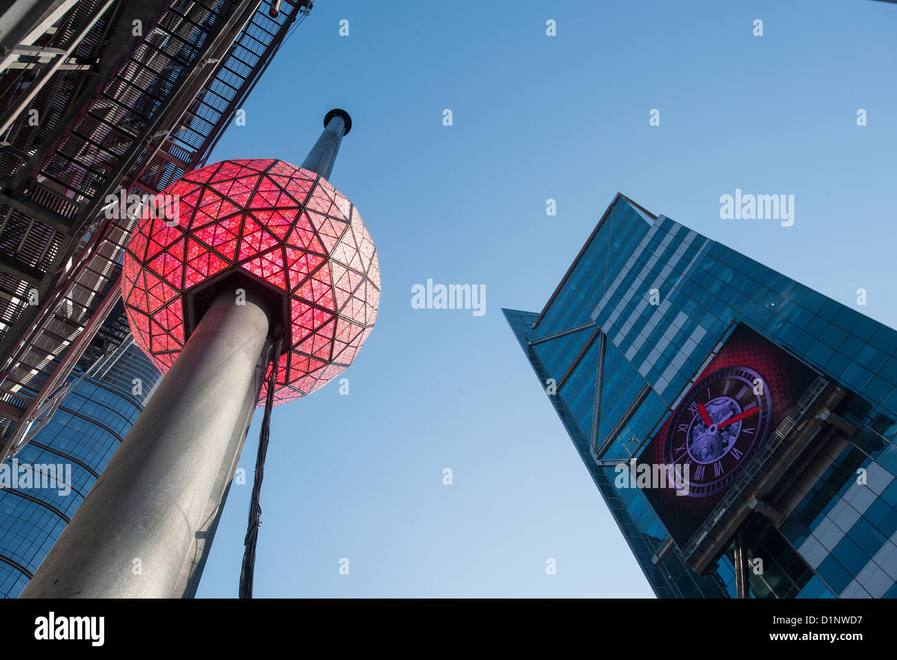 Times square new year ball drop hi-res stock photography and images - Alamy