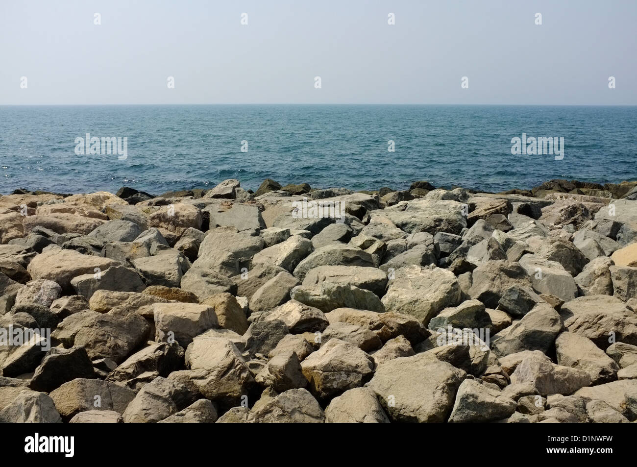 Rocks sea dubai hi-res stock photography and images - Alamy