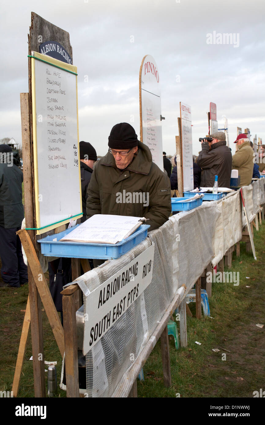 Bookies racecourse hi-res stock photography and images - Alamy