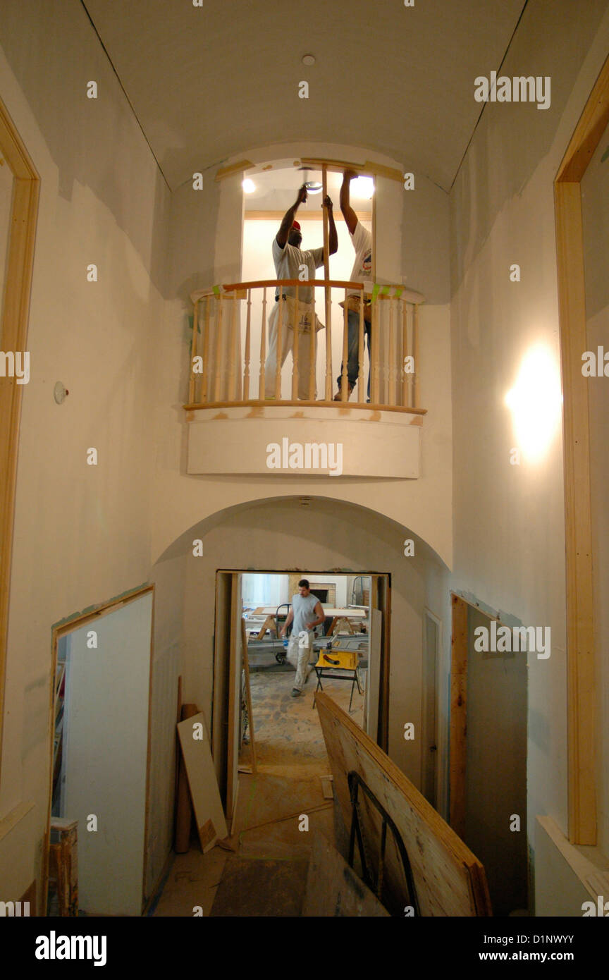 Building under renovation in New York on July 27, 2005. (© Frances M ...