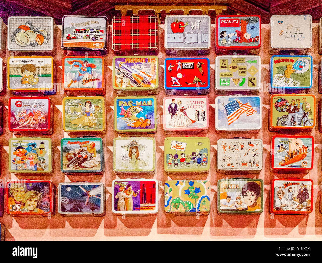 Lunch boxes 1950s High Resolution Stock Photography and Images - Alamy