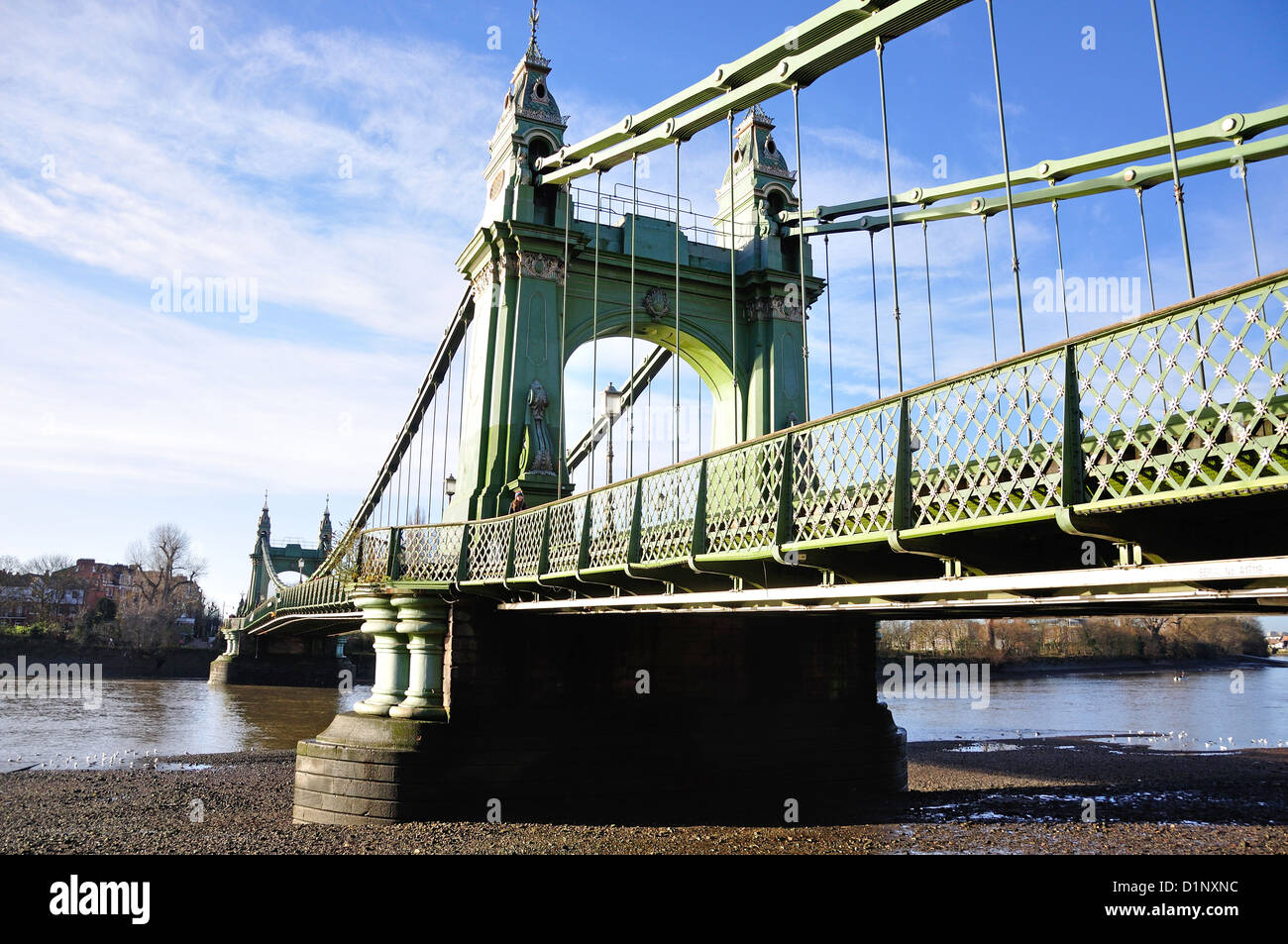 Hammersmith bridge hi-res stock photography and images - Alamy