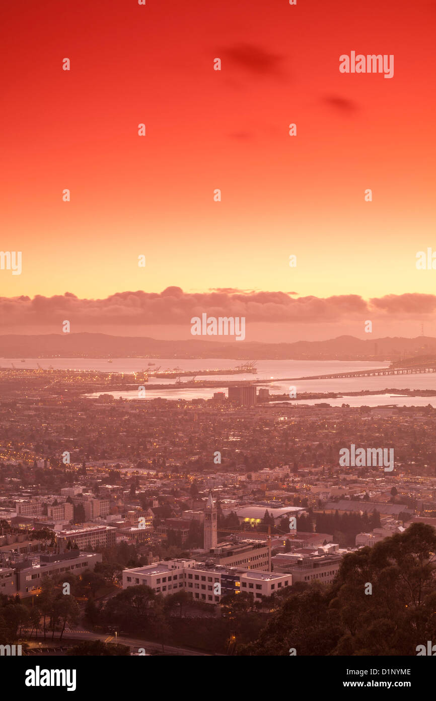 UC Berkeley Campus, The East Bay Skyline Stock Photo - Alamy