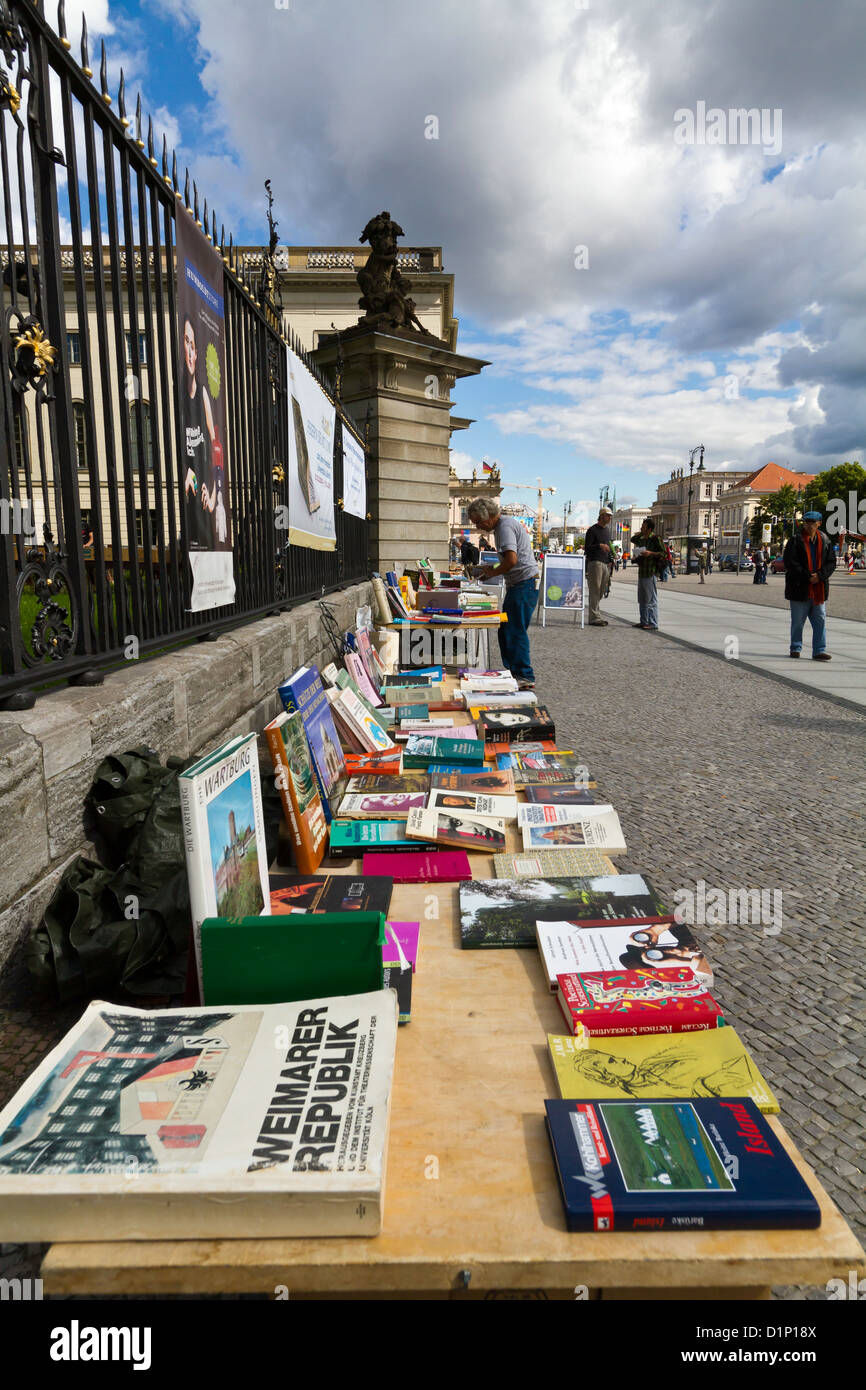 Berlin books hi-res stock photography and images - Alamy