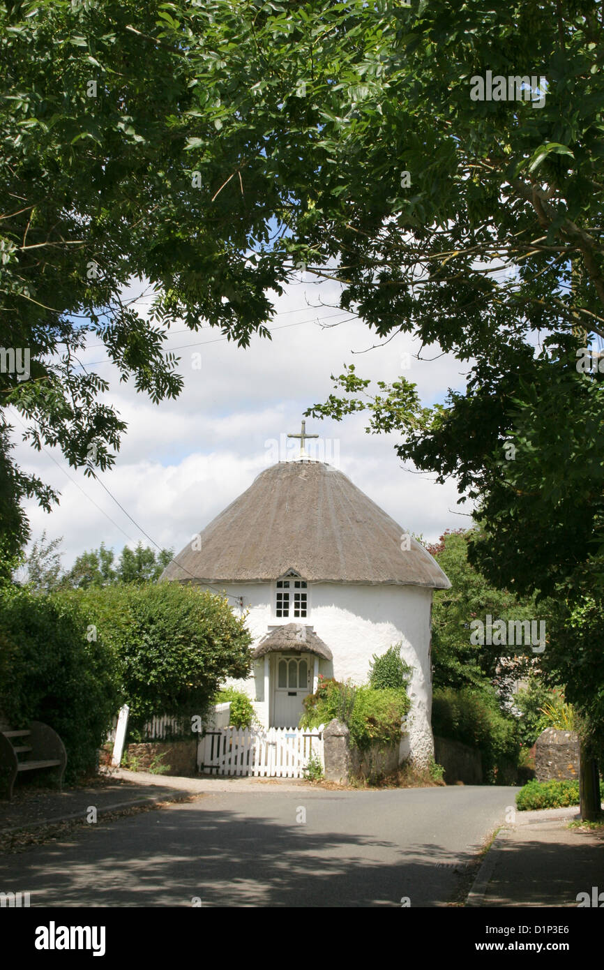 Thatched Round House Veryan Cornwall England UK Stock Photo - Alamy