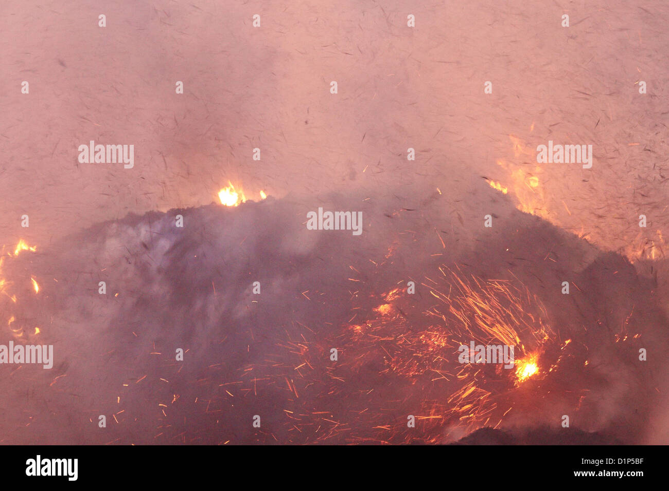 Hay burning hi-res stock photography and images - Alamy