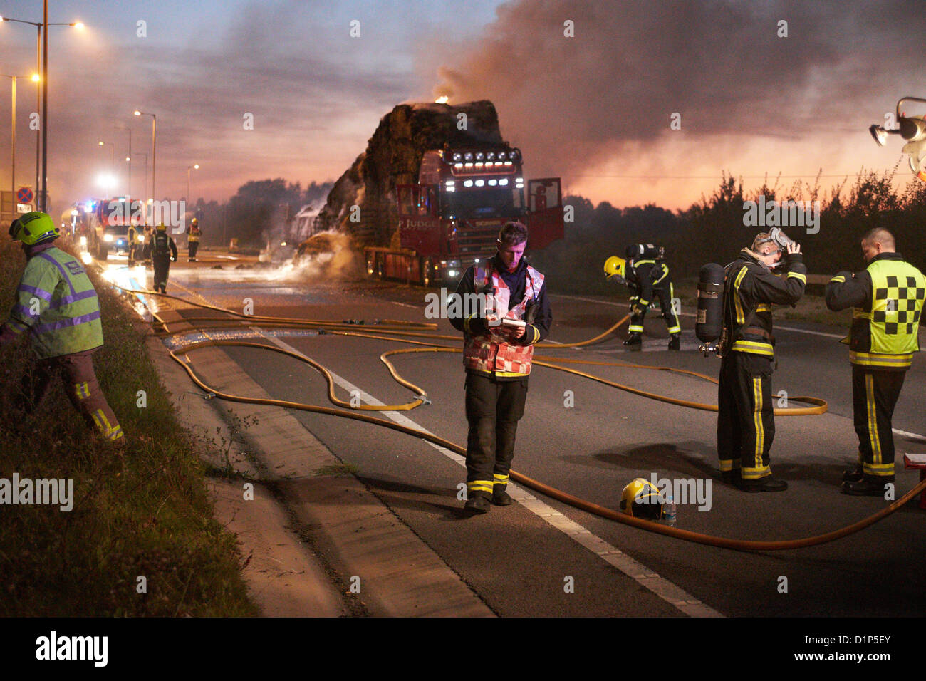 Fire fighters lorry hi-res stock photography and images - Alamy