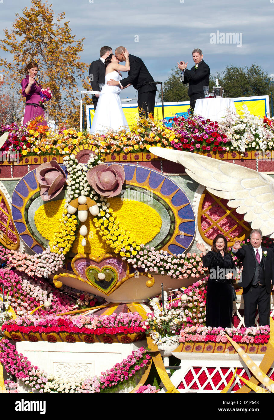 Newlyweds Nicole Angelillo and Gerald Sapienza, both of Chesapeake, Va ...