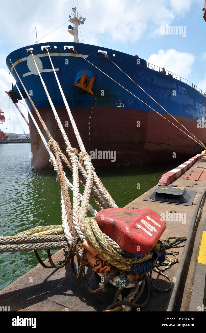 Container Ships Loading High Resolution Stock Photography and Images ...