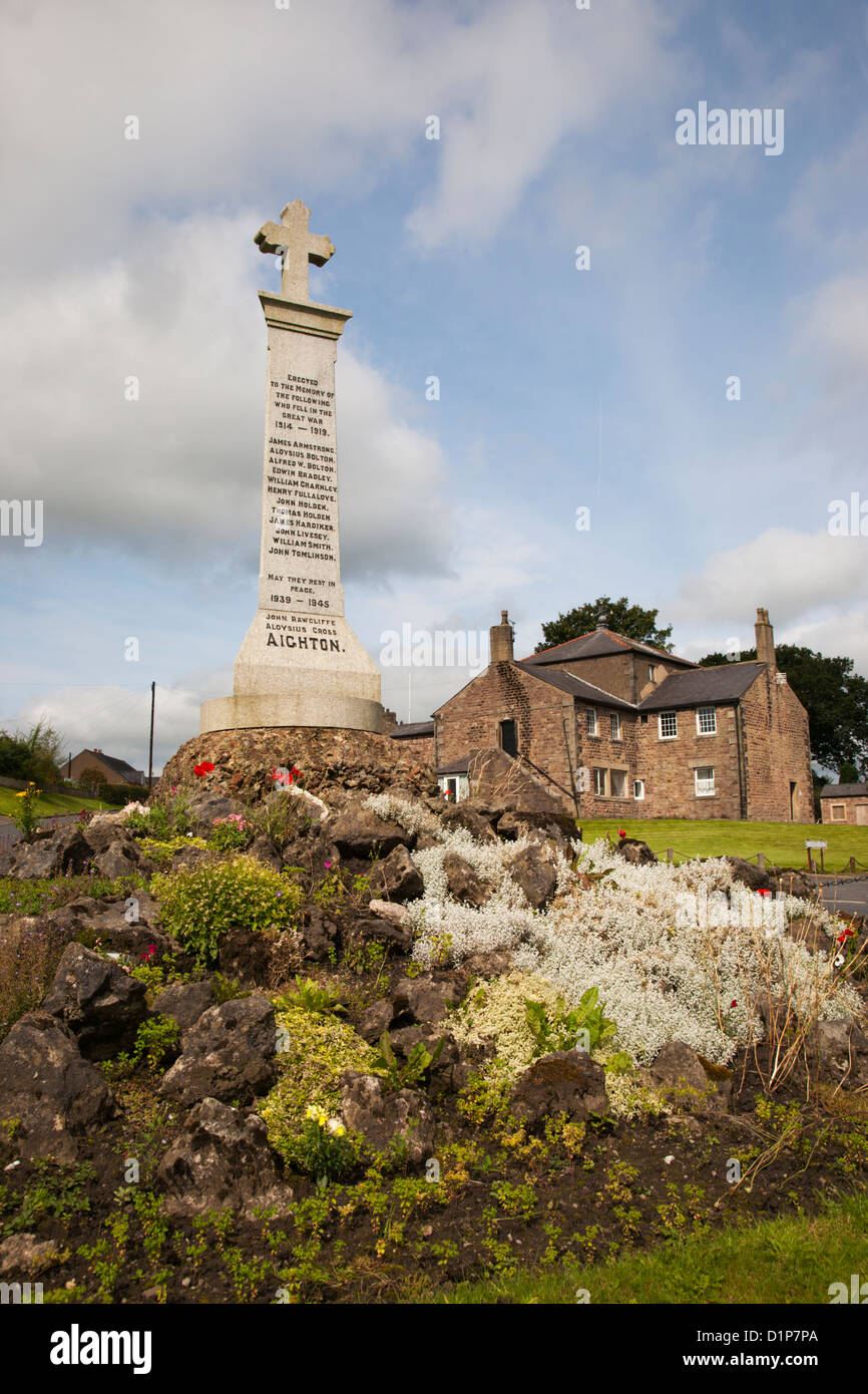 War memorial in village of Hurst Green, Lancashire Stock Photo - Alamy