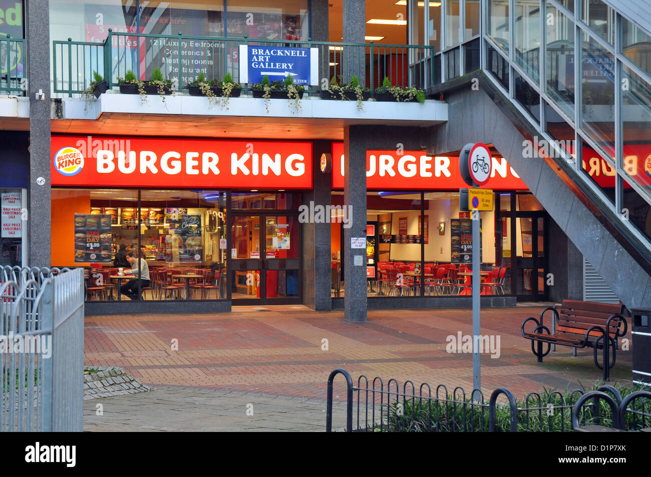 Fast food outlet town hi-res stock photography and images - Alamy