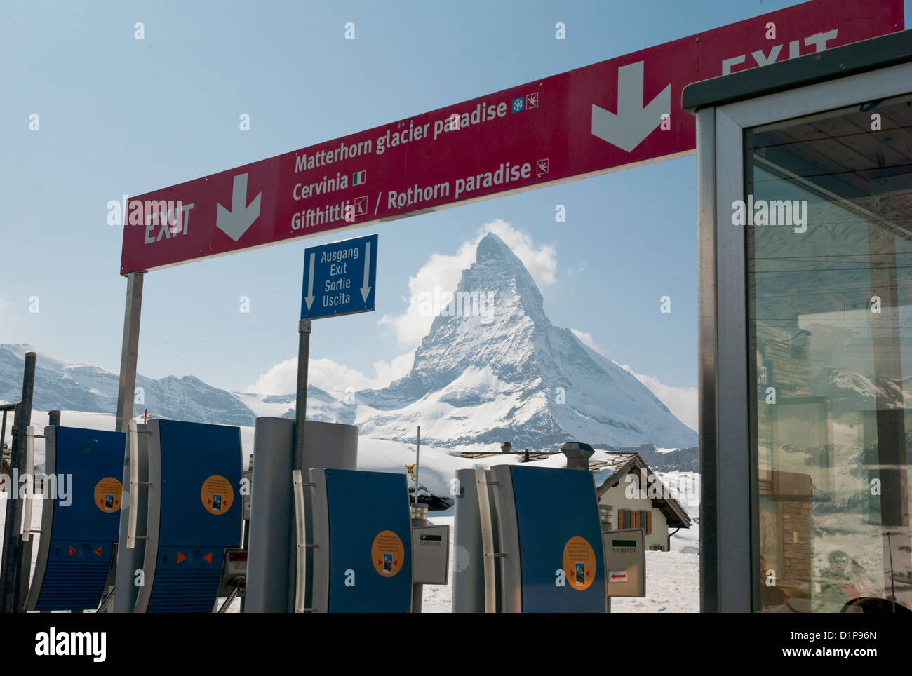 Zermatt sign hi-res stock photography and images - Alamy