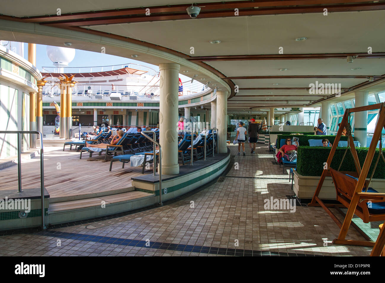 Solarium pool cruise ship hi-res stock photography and images - Alamy