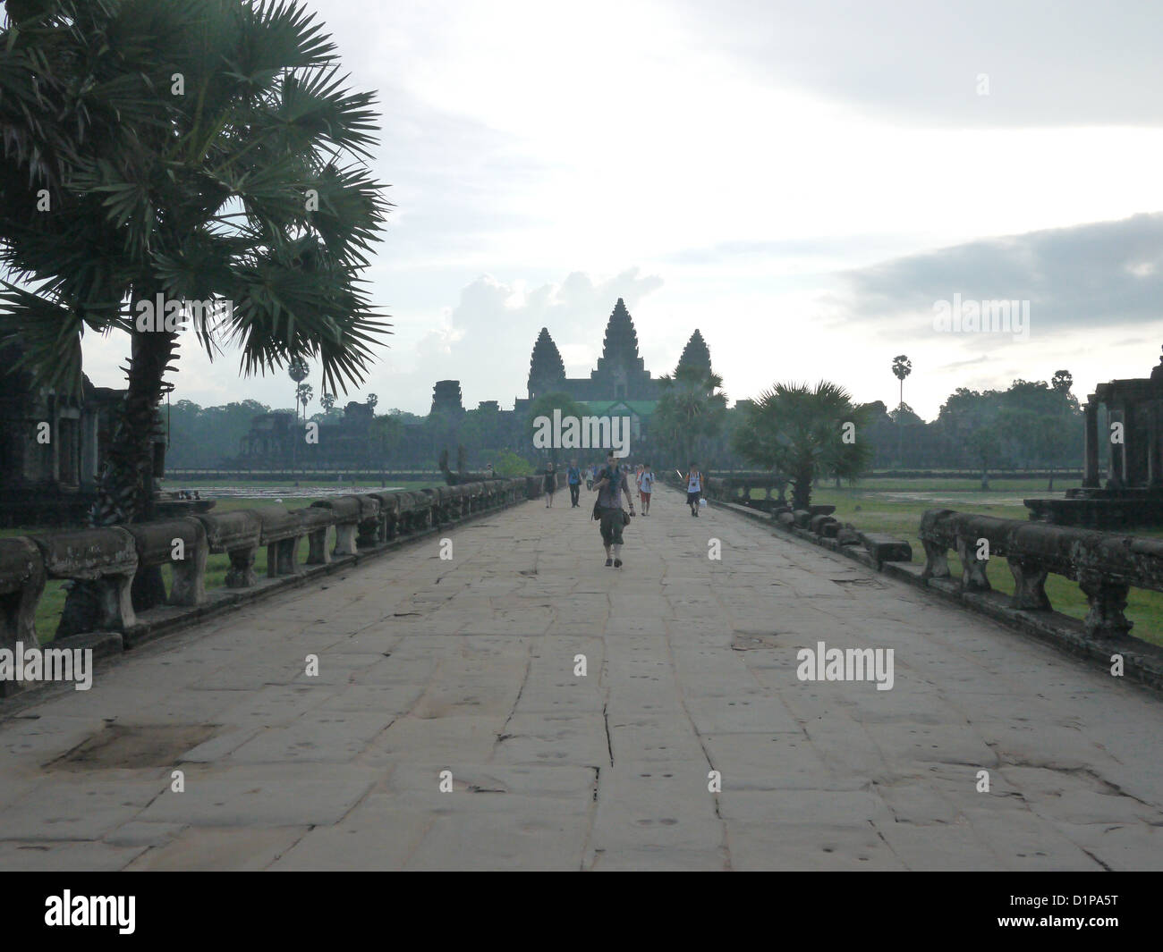 entrance pathway Angkor Wat complex Stock Photo - Alamy