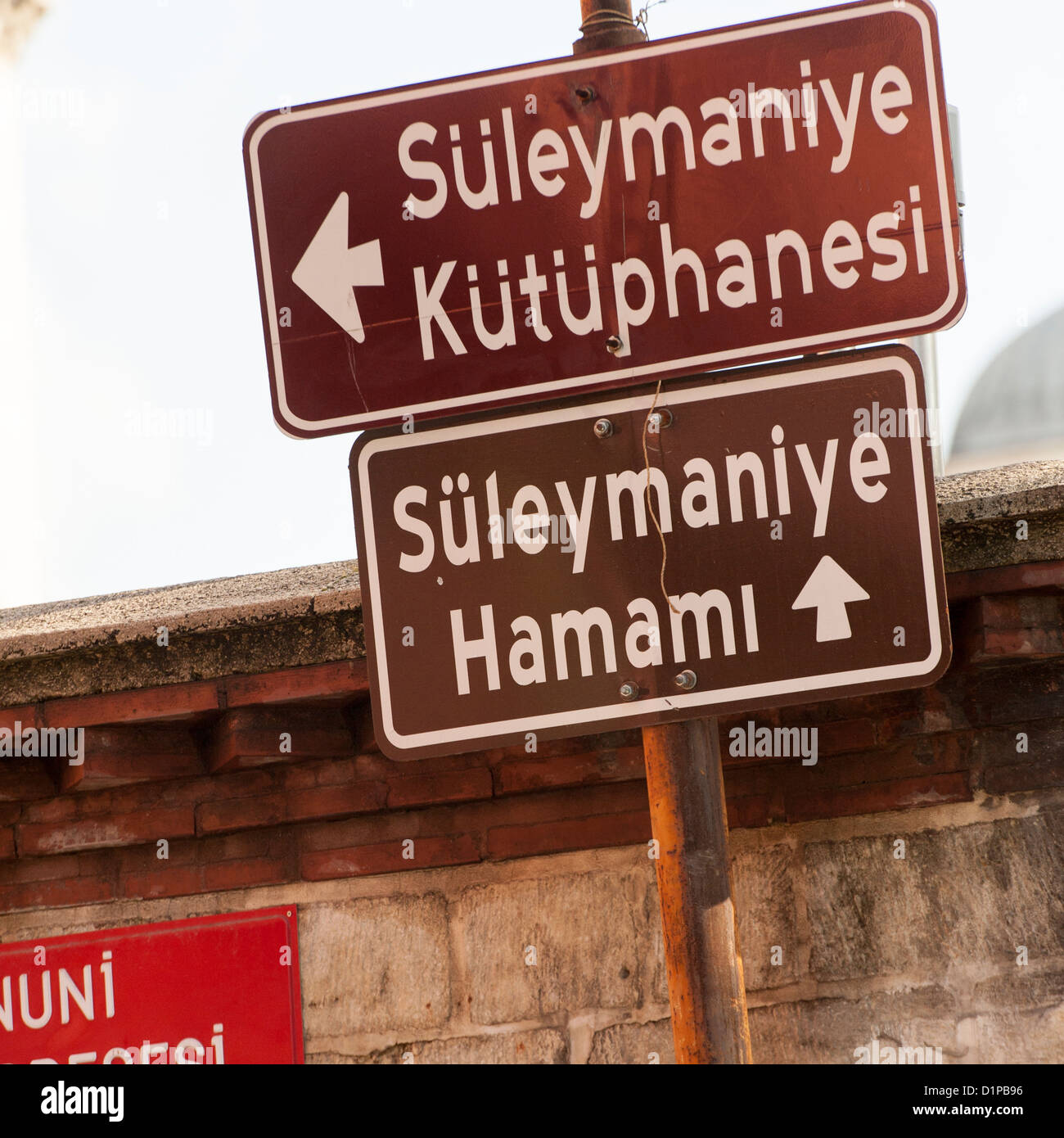 Directional sign boards at suleymaniye mosque hi-res stock photography ...
