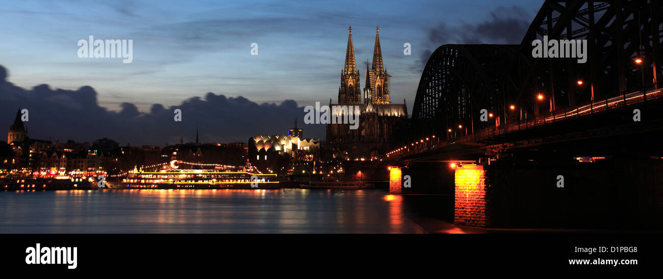 Cologne cathedral and bridges hi-res stock photography and images - Alamy