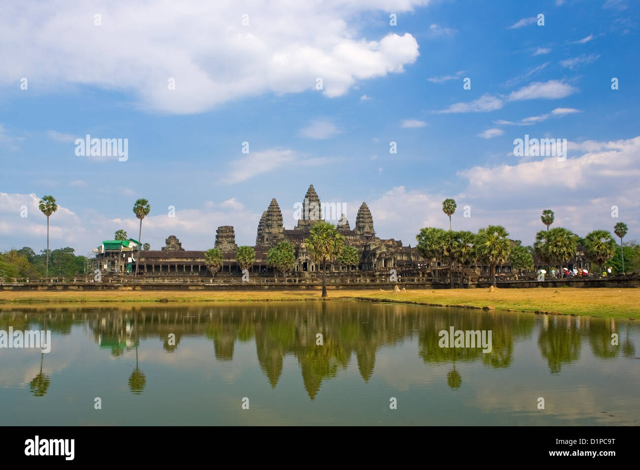 Angkor wat temple and colour hi-res stock photography and images - Alamy