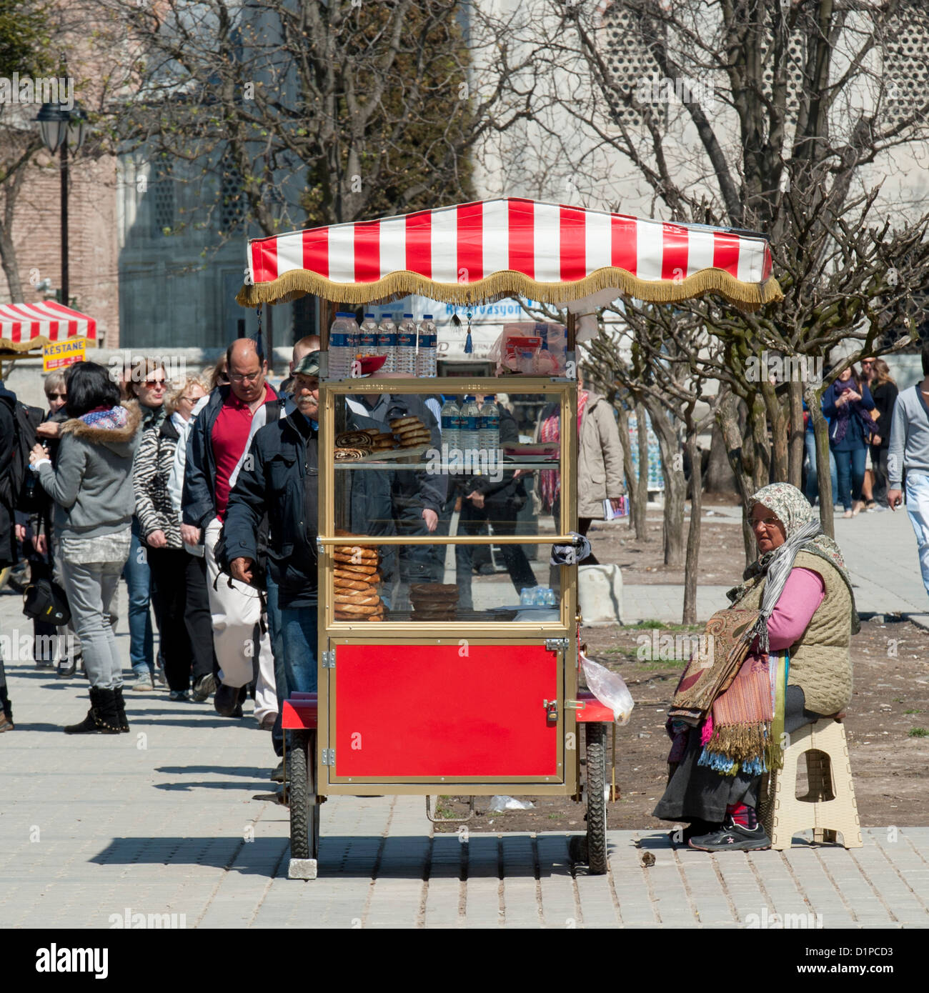 Street food in istanbul hi-res stock photography and images - Alamy