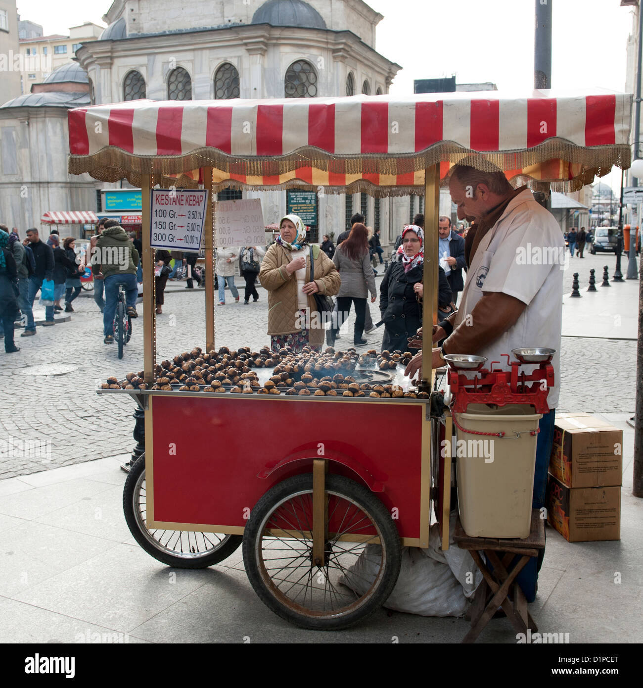 Vendor selling Kestane kebabs on a cart, Istanbul, Turkey Stock Photo ...