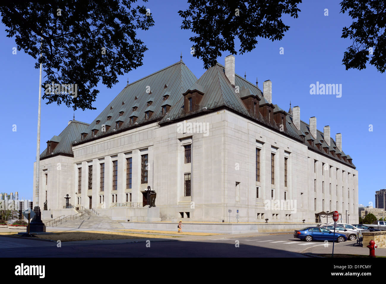 Canada supreme court judges hi-res stock photography and images - Alamy