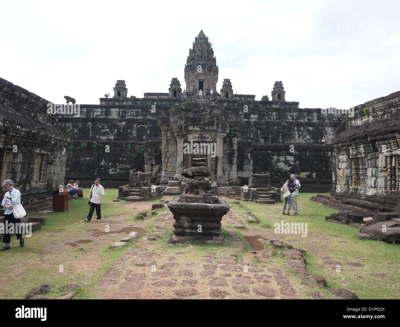 Khmer empire Bakong temple Stock Photo - Alamy