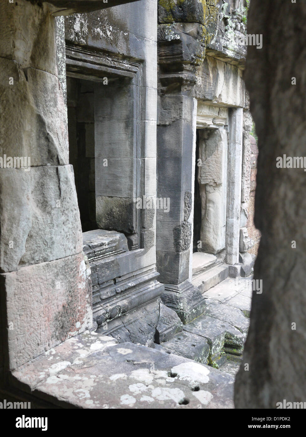 Opening wall hi-res stock photography and images - Alamy