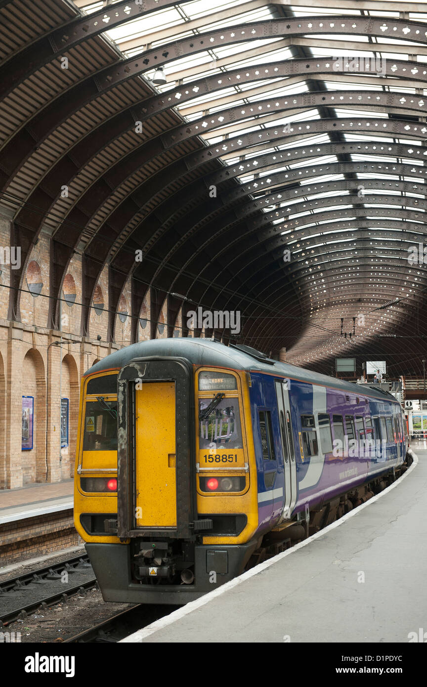 The front of york train station hi-res stock photography and images - Alamy