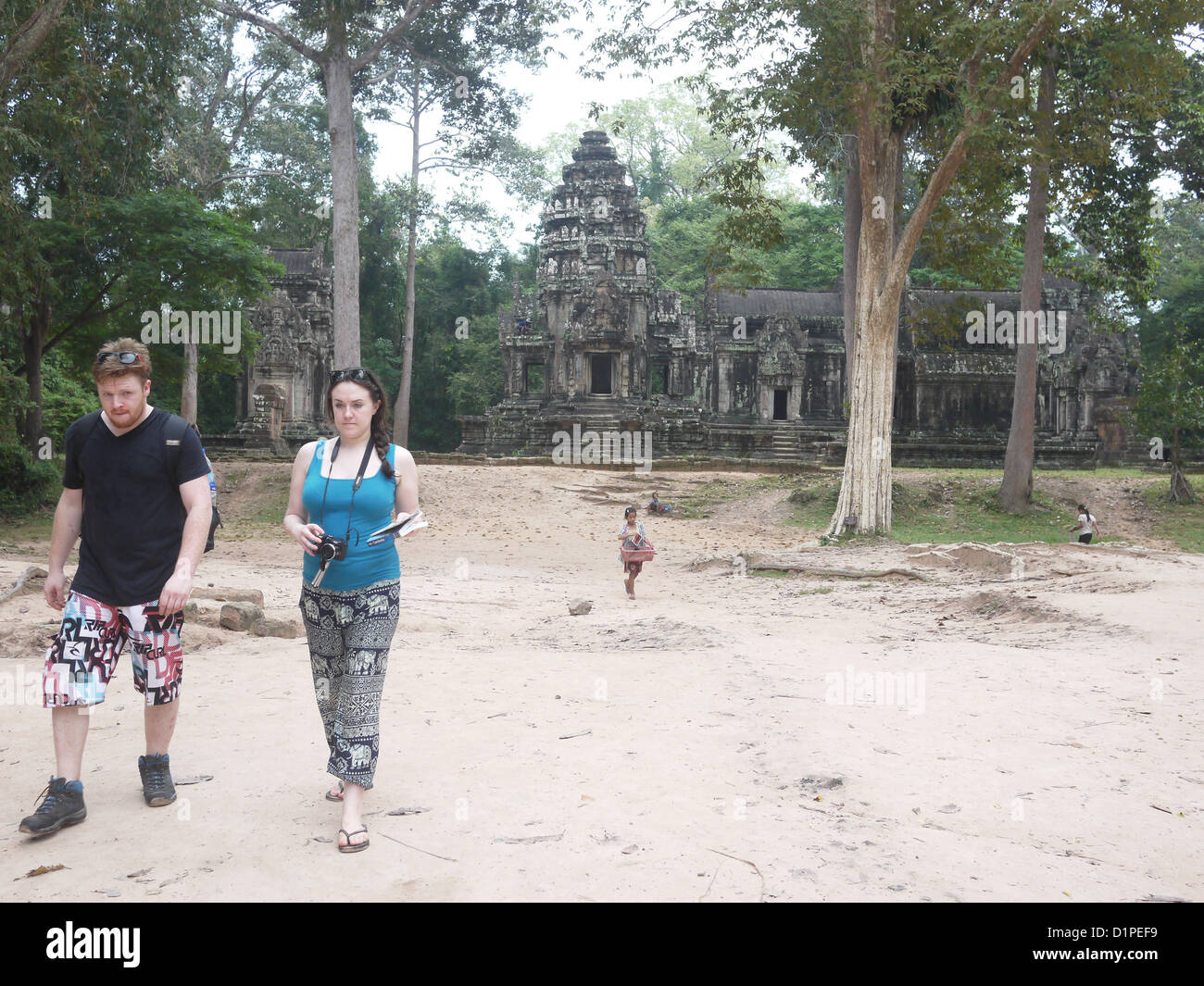 Female temple vistors hi-res stock photography and images - Alamy