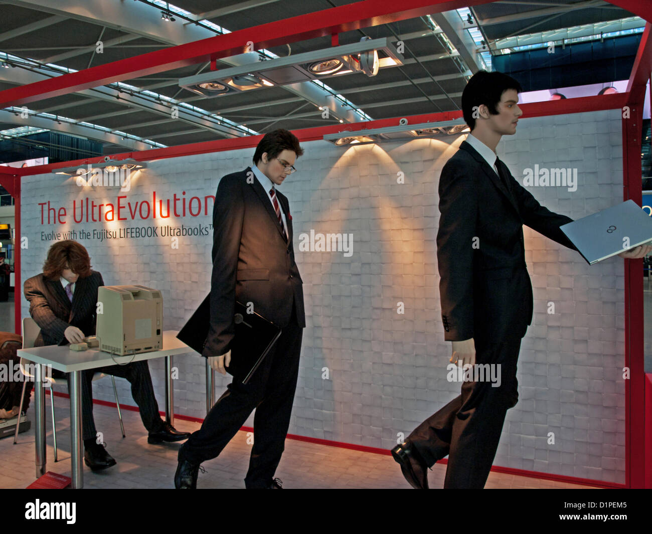 Fujitsu sculpture at Heathrow Airport Terminal 5, Hillingdon, London ...