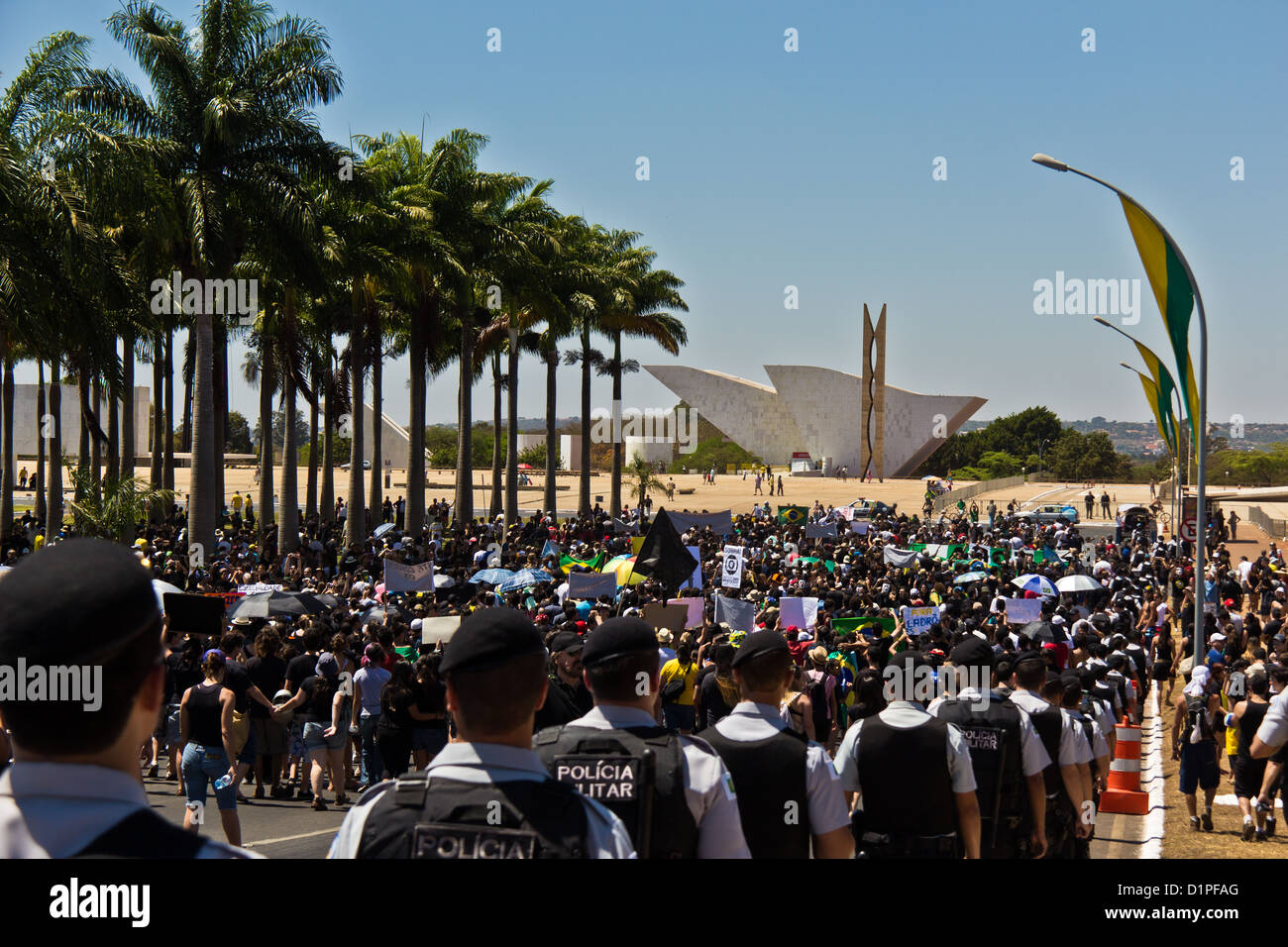 Police billboard hi-res stock photography and images - Alamy