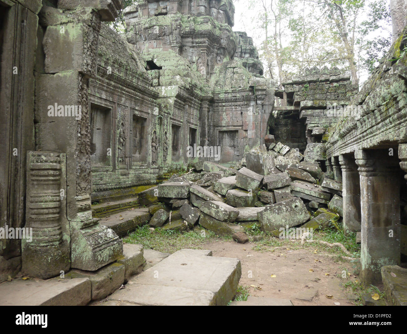 ruins destructed temple damaged structure Stock Photo - Alamy