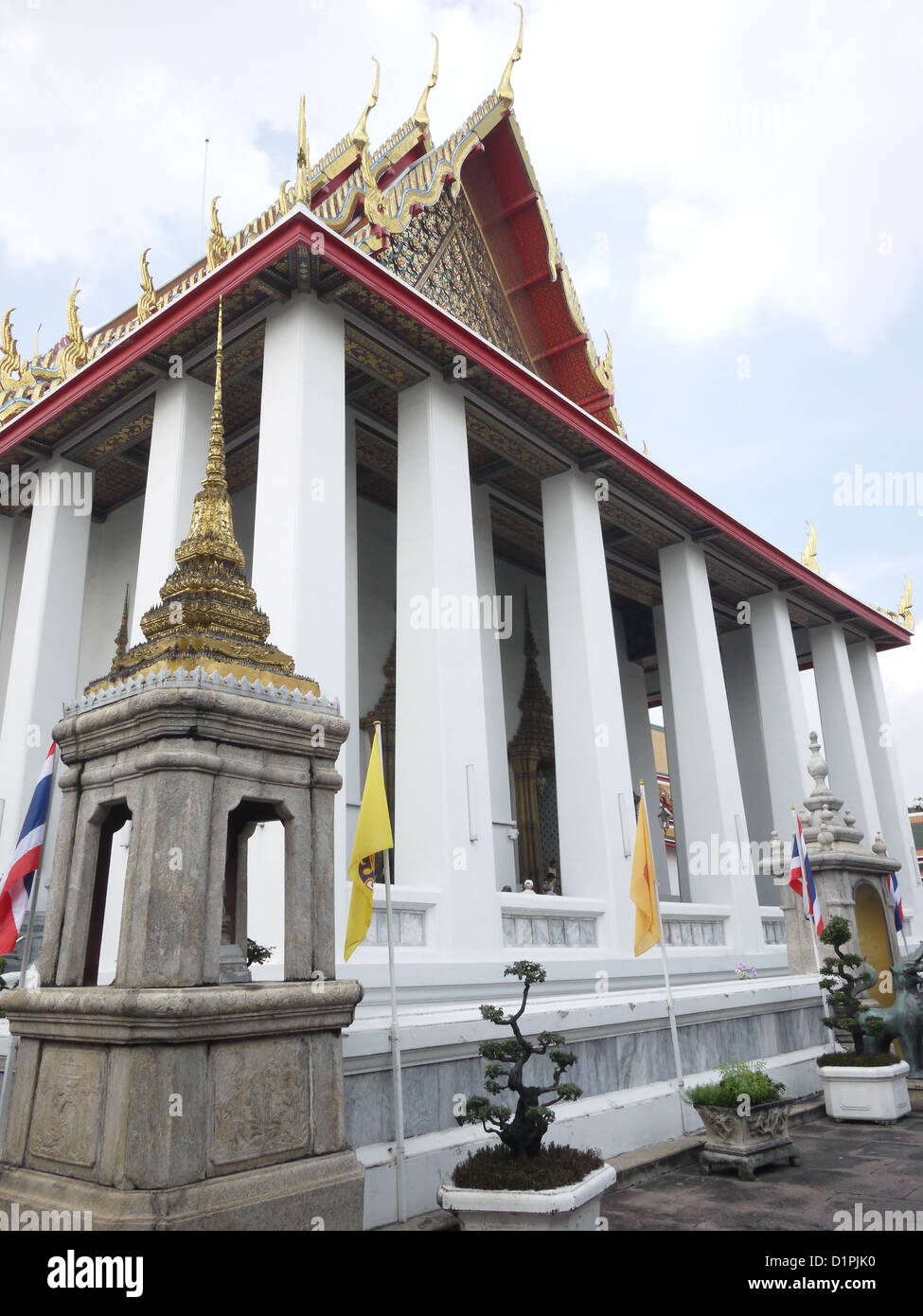 Buddhist building temple hi-res stock photography and images - Alamy