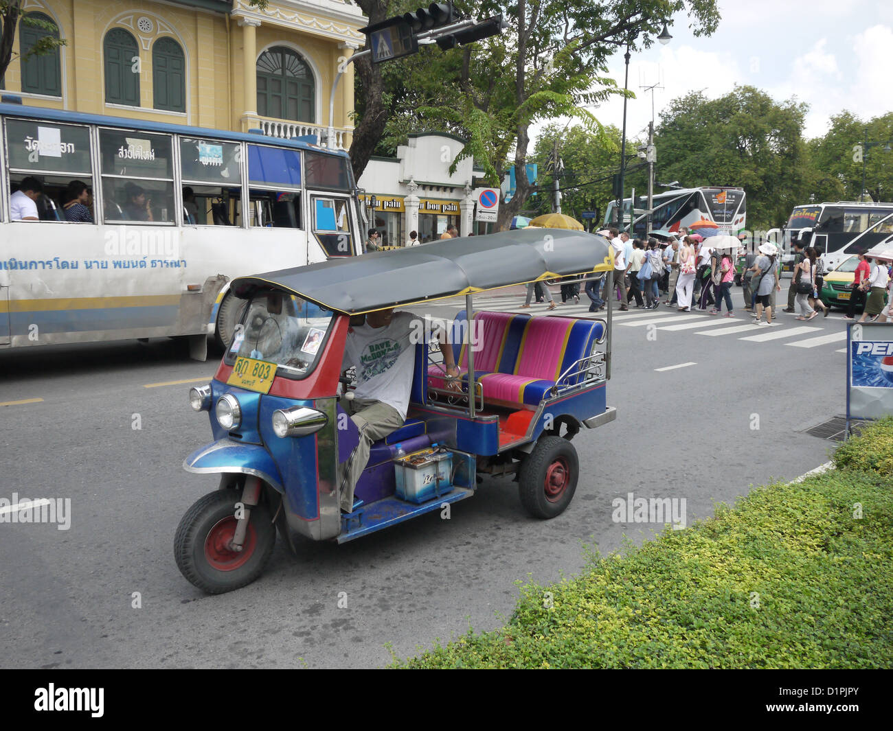 rickshaw bangkok thailand Stock Photo - Alamy