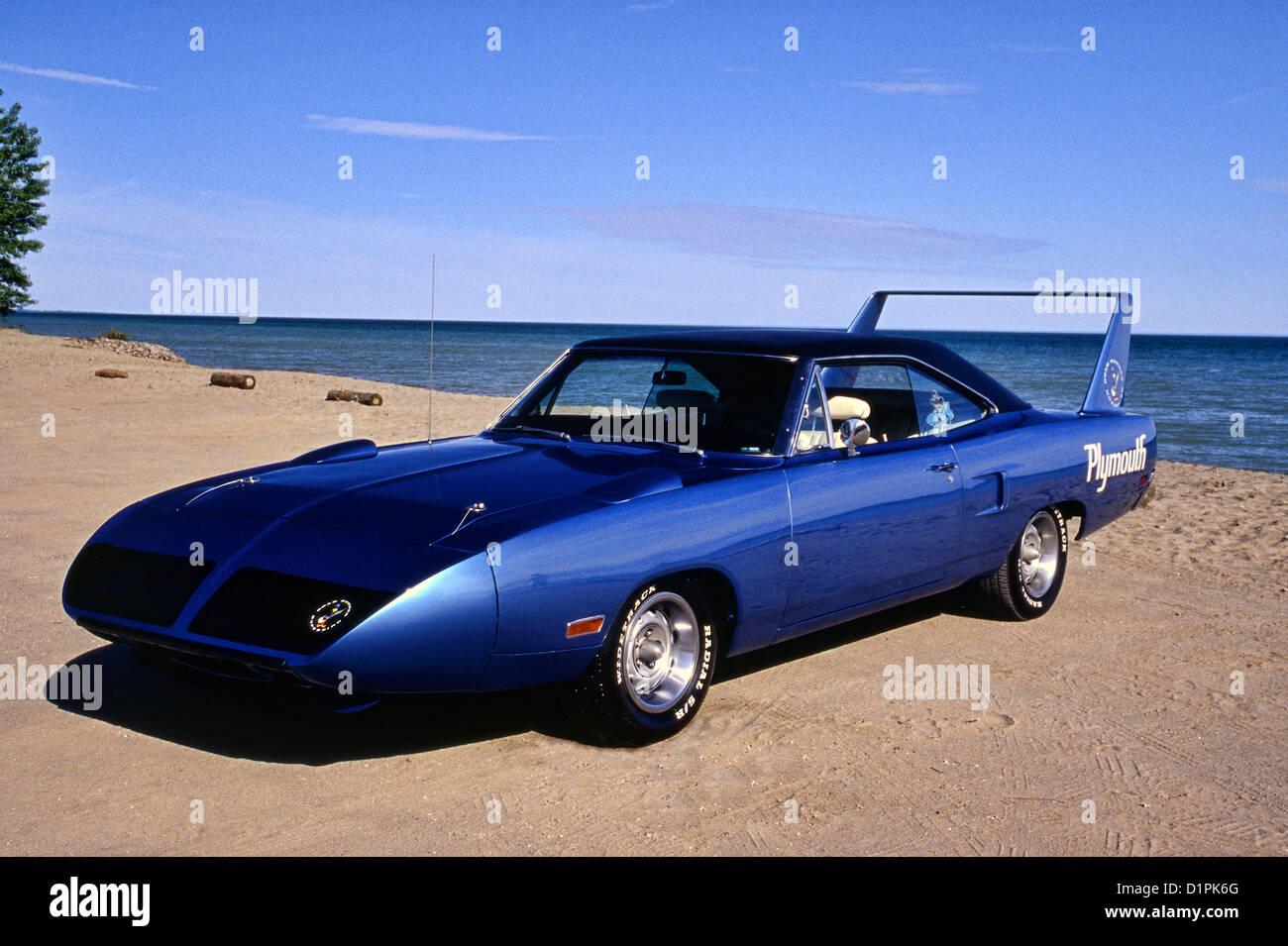 Superbird hi-res stock photography and images - Alamy