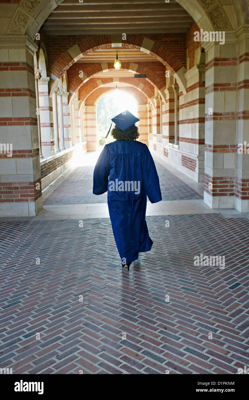 Graduate hi-res stock photography and images - Alamy