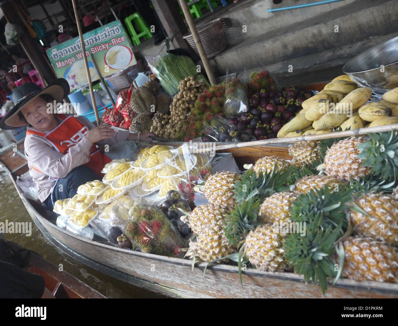 Thailand floating market boat woman Stock Photo - Alamy