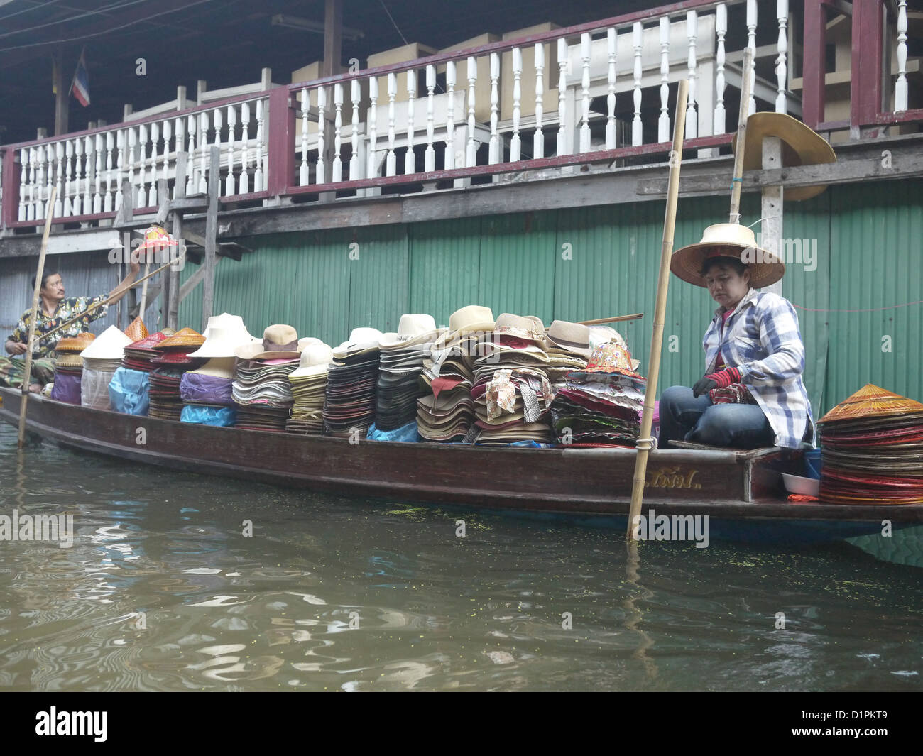 bangkok floating market boat vendor selling hat Stock Photo - Alamy
