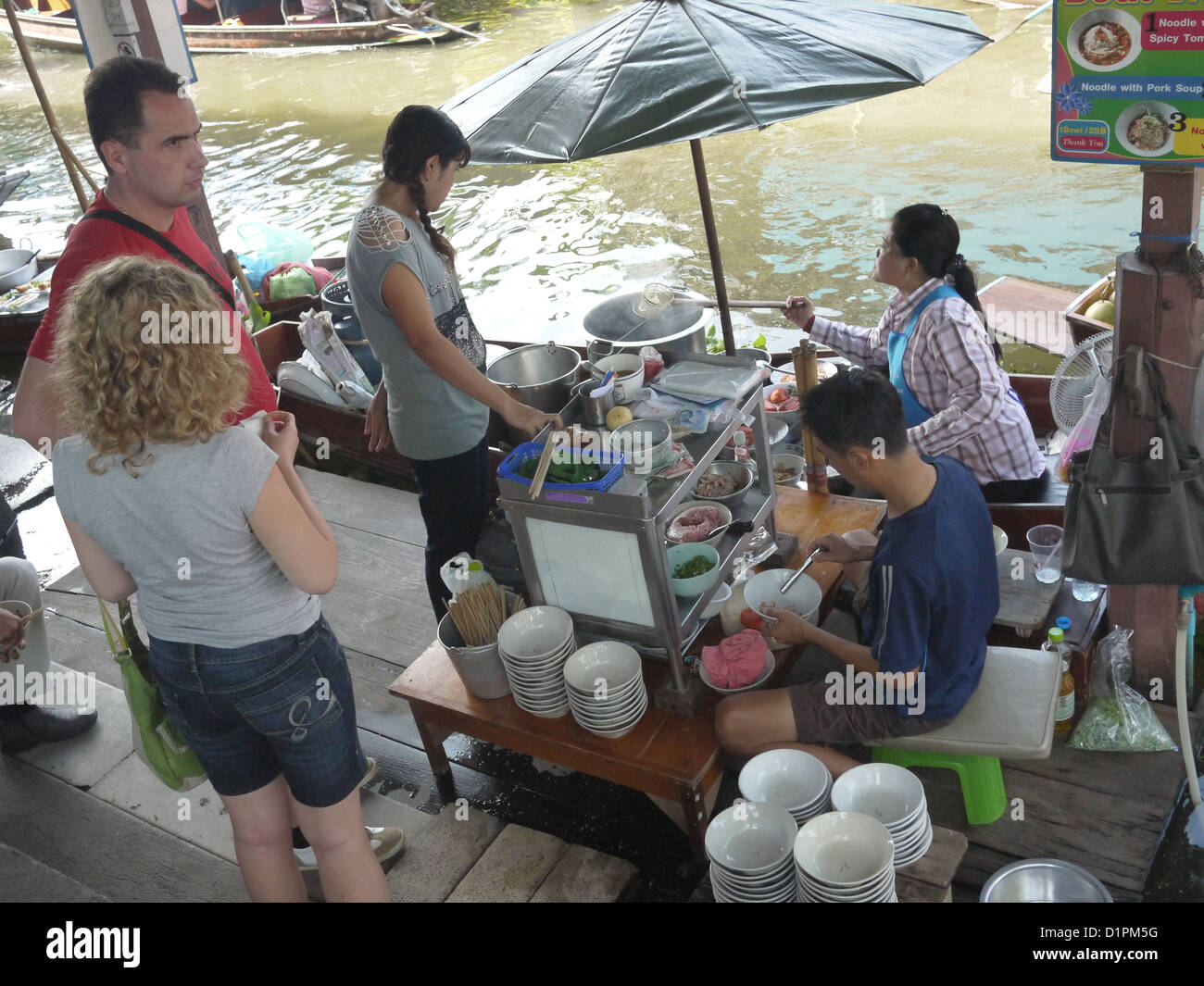 thai food stall floating market Stock Photo - Alamy