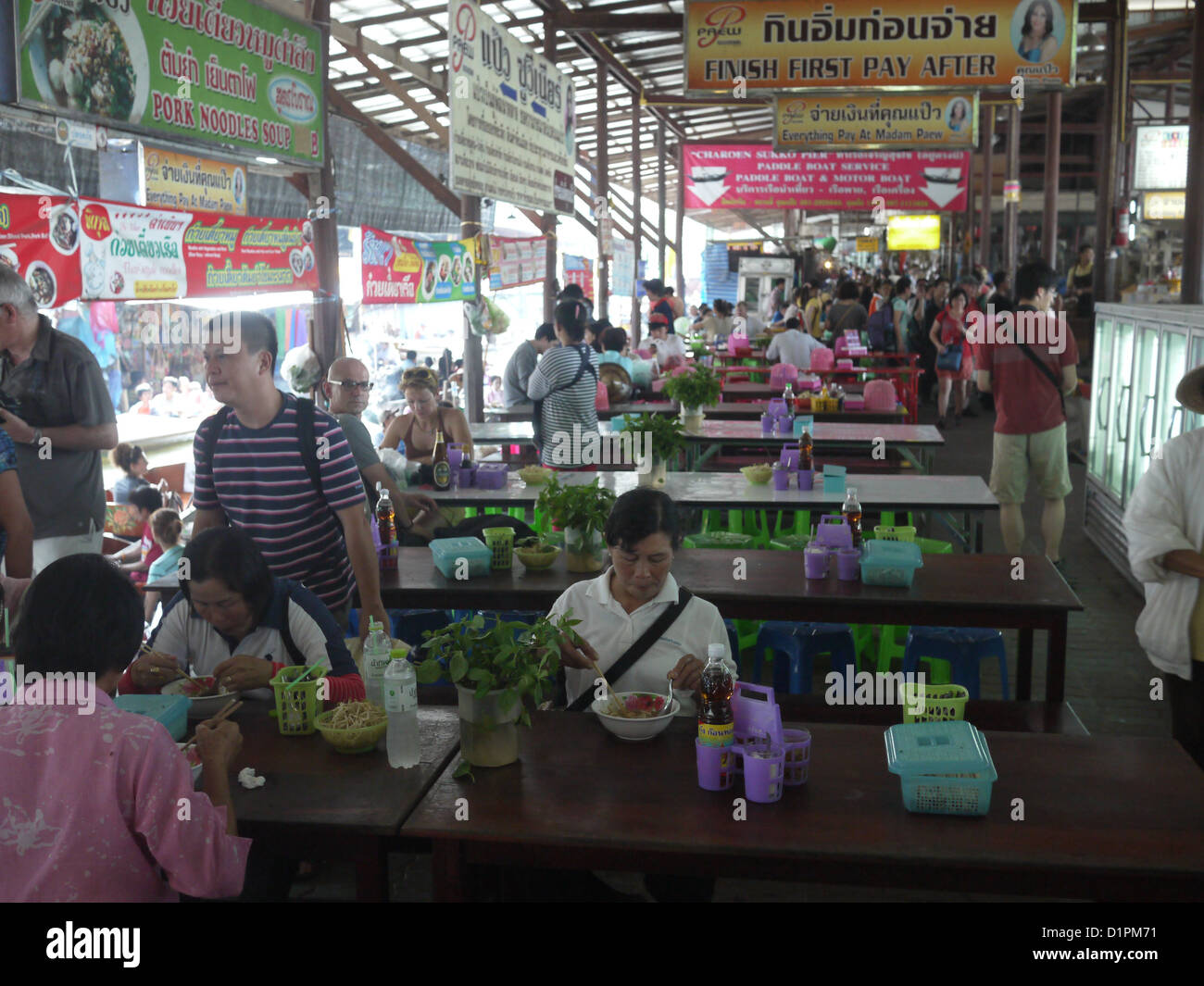 Thailand food court Stock Photo - Alamy