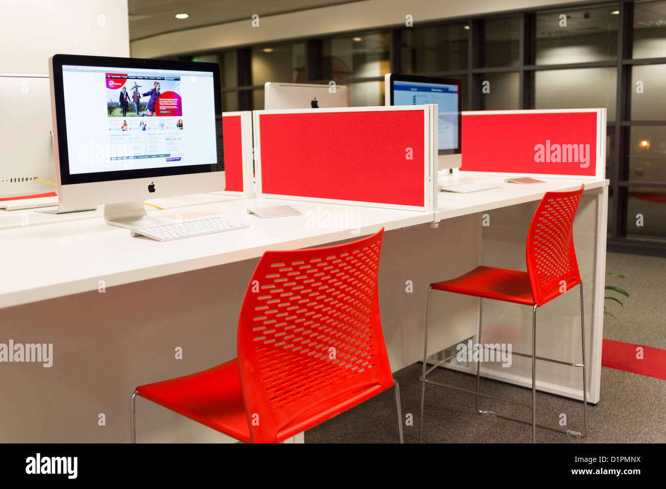 Computer workstations hi-res stock photography and images - Alamy