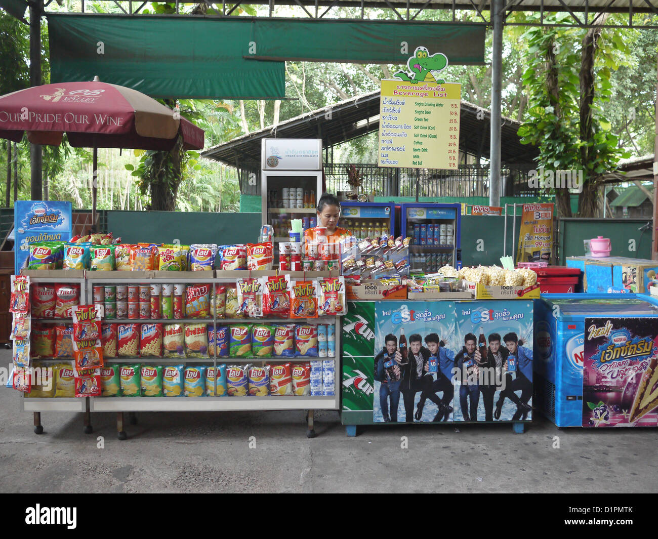 Snack stand hi-res stock photography and images - Alamy